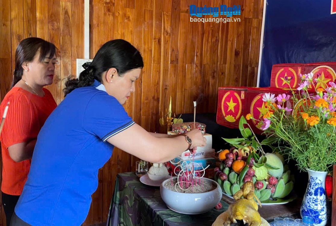 Tri ân các Anh hùng liệt sĩ
