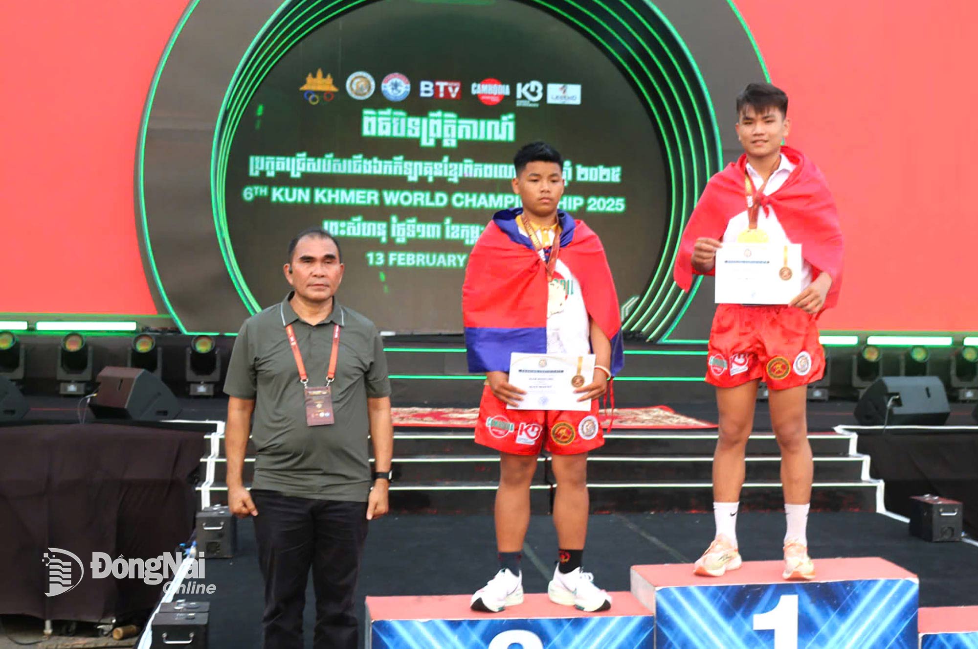 Huấn luyện viên, vận động viên đội tuyển Kickboxing Đồng Nai được trao ...