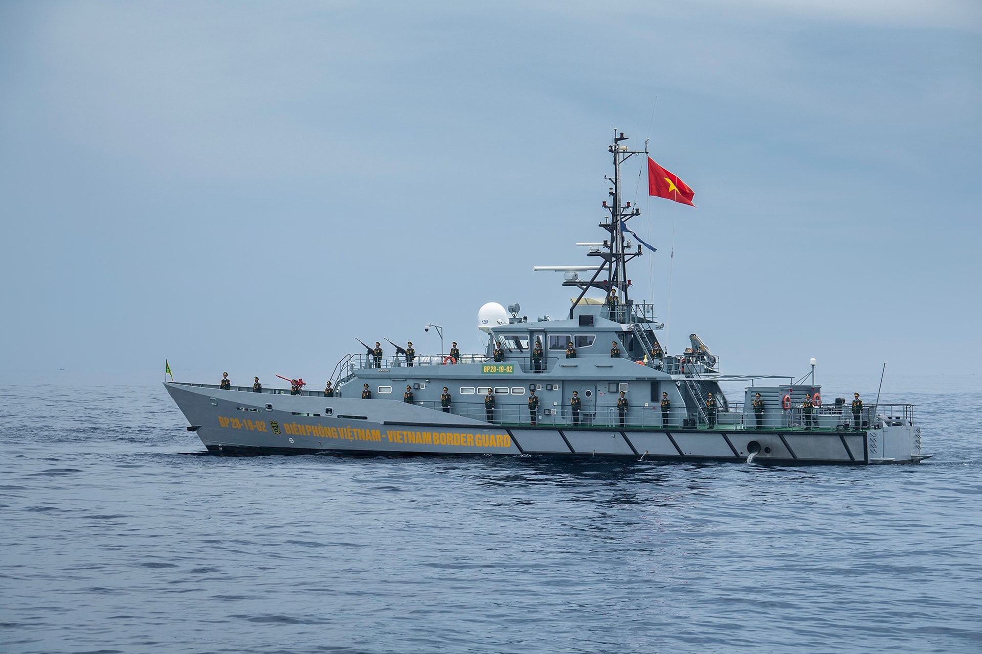 Hình ảnh về sức mạnh lực lượng vũ trang trên biển của Việt Nam