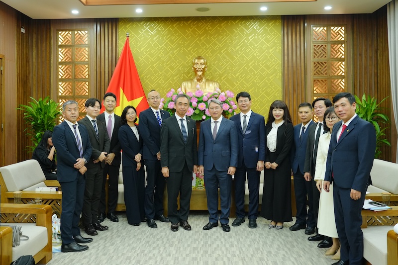 Bộ trưởng Nguyễn Hải Ninh tiếp Phó Chủ tịch JICA Nhật Bản Naoki Ando và Đoàn công tác của JICA ...