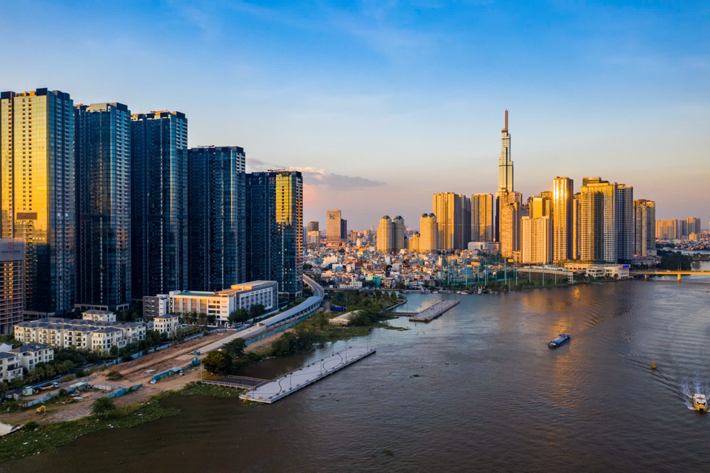 TP. Hồ Chí Minh được giao tăng trưởng tối thiểu 10% trong 20 năm tới để ...