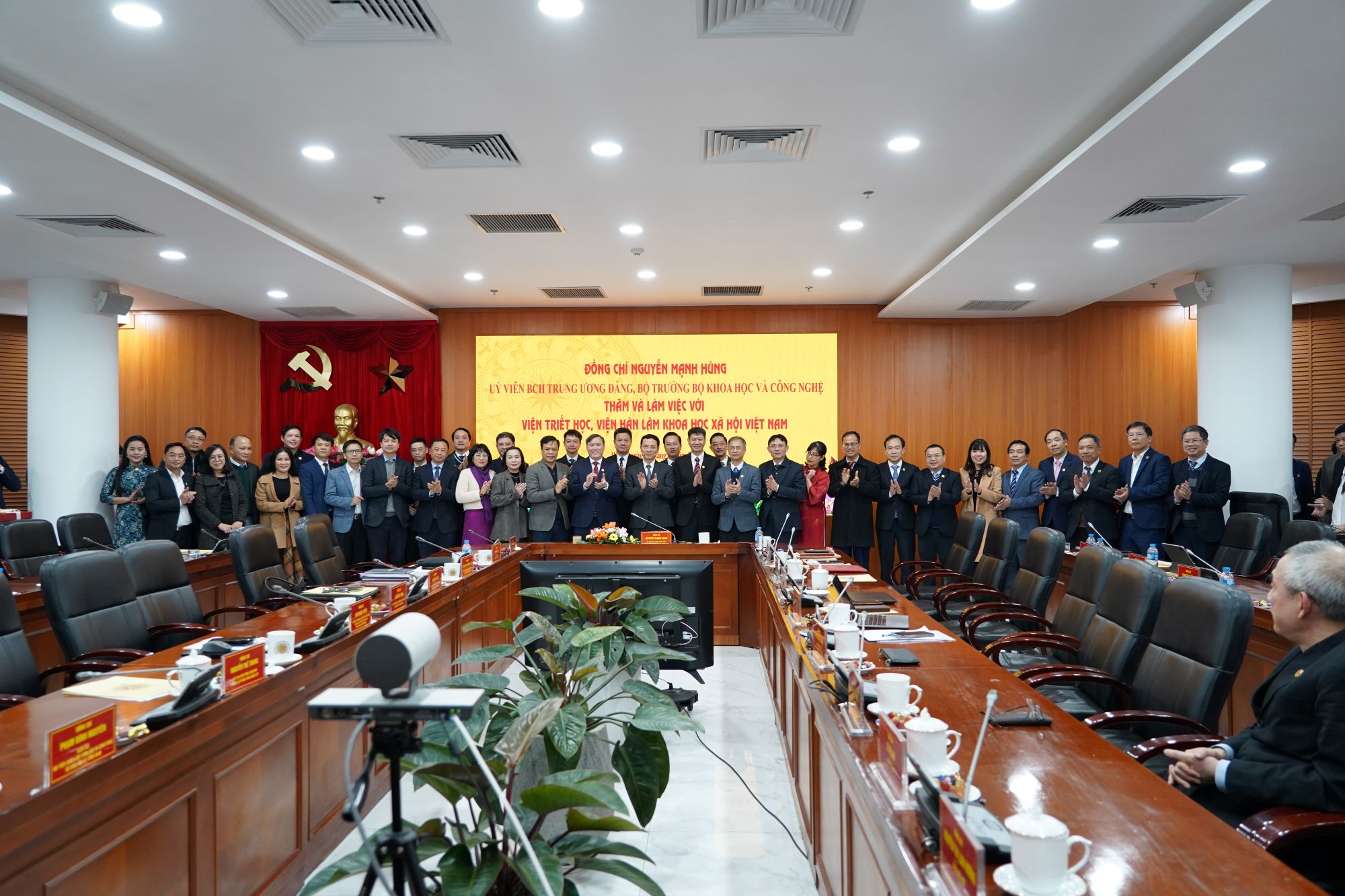 Triết học phải dẫn đường kiến tạo tương lai